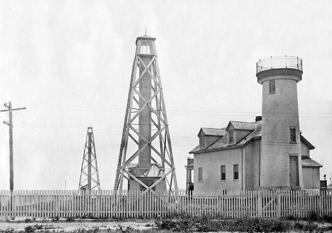 Brant Point (Old) Lighthouse, Massachusetts at Lighthousefriends.com