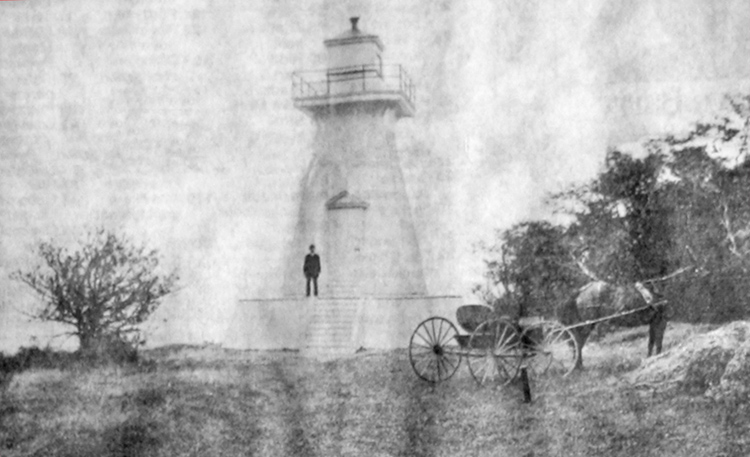 Fort Monckton Lighthouse, New Brunswick Canada at Lighthousefriends.com