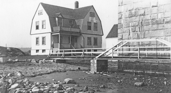 Fort Popham Lighthouse, Maine at Lighthousefriends.com