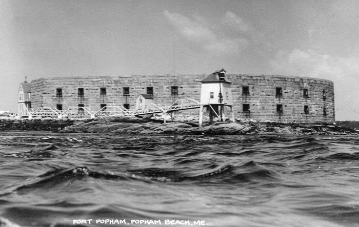 Fort Popham Lighthouse, Maine at Lighthousefriends.com