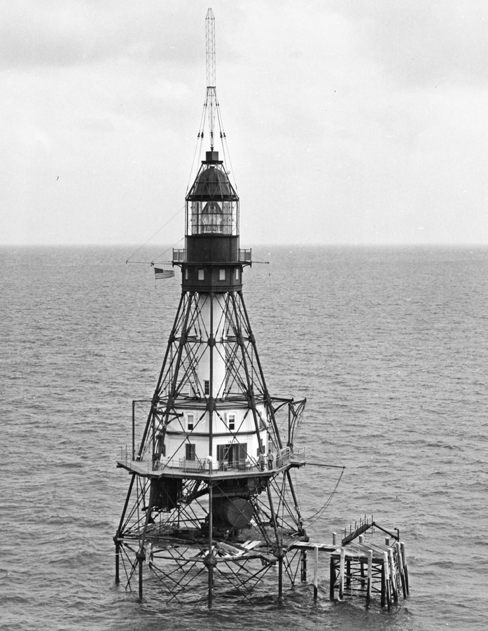 Fowey Rocks Lighthouse, Florida at Lighthousefriends.com
