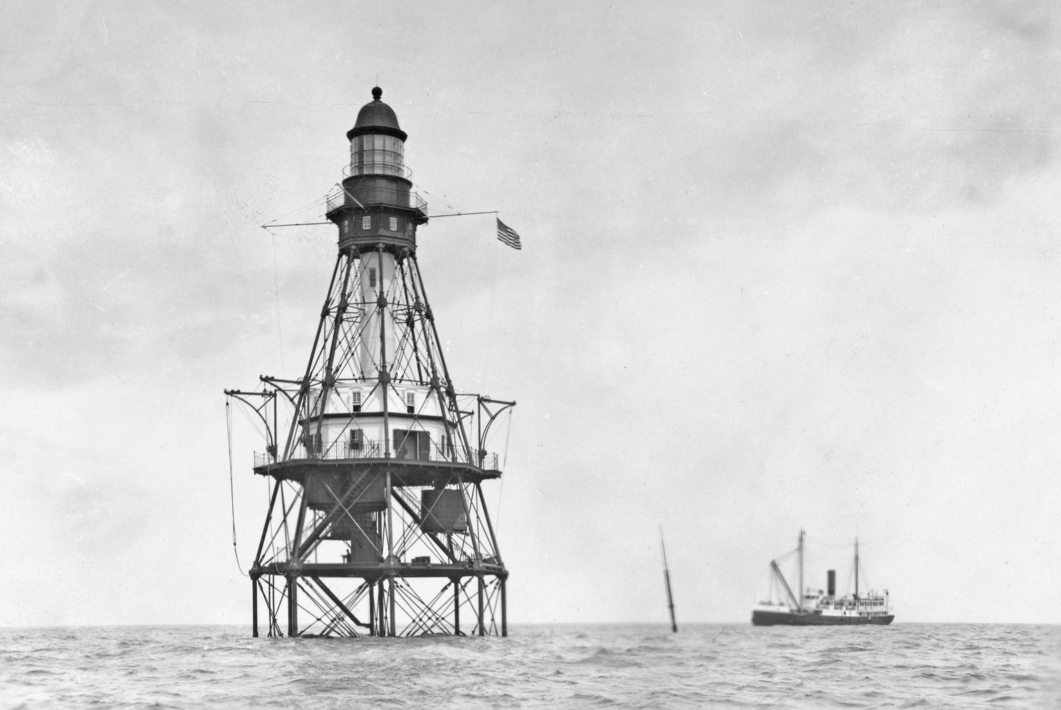 Fowey Rocks Lighthouse, Florida at Lighthousefriends.com