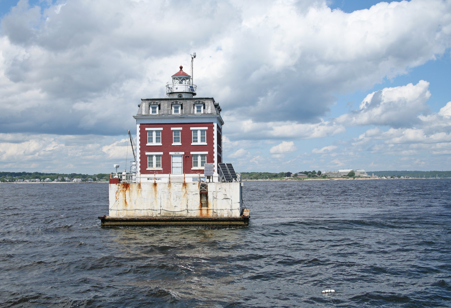New London Ledge Lighthouse, Connecticut at Lighthousefriends.com