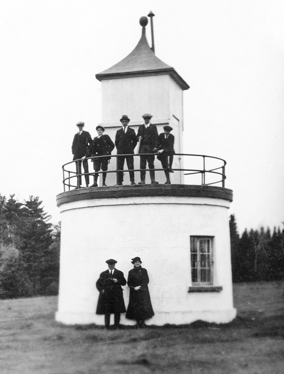 Portneuf Range Lighthouse, Quebec Canada at Lighthousefriends.com