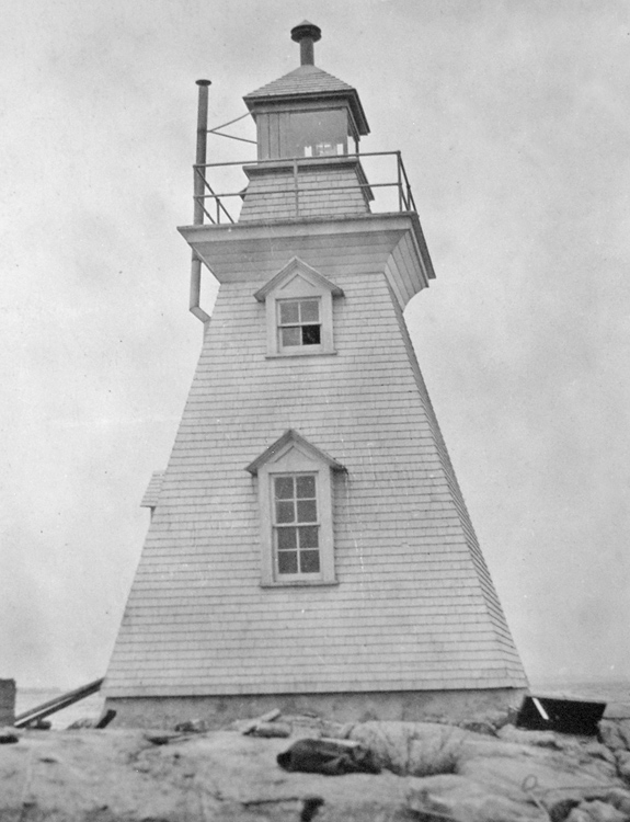 Turning Rock Lighthouse, Ontario Canada at Lighthousefriends.com