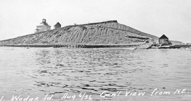 Wedge Island Lighthouse, Nova Scotia Canada at Lighthousefriends.com