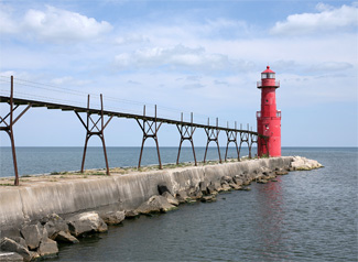 Algoma Pierhead Lighthouse, Wisconsin at Lighthousefriends.com