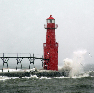 Algoma Pierhead Lighthouse, Wisconsin at Lighthousefriends.com