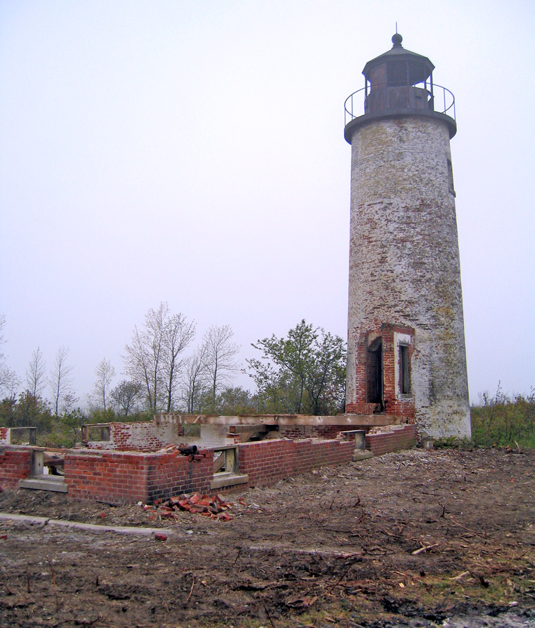 Charity Island Lighthouse, Michigan at Lighthousefriends.com