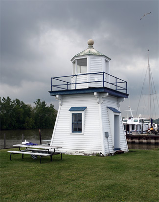 Port Clinton Lighthouse, Ohio at Lighthousefriends.com