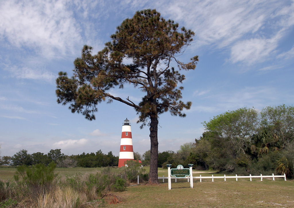 Sapelo Island Lighthouse, Georgia at Lighthousefriends.com